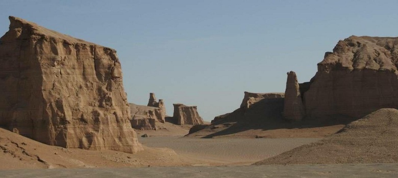 Enjoy the spectacular attractions of desert in Lut Desert Tour